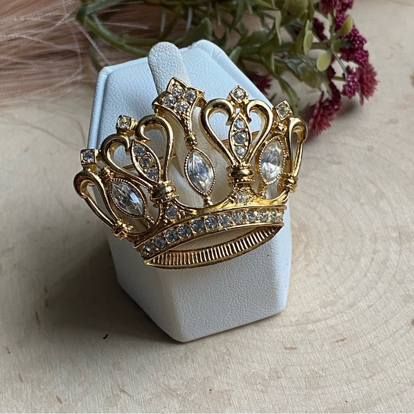 Kenneth Jay Lane | Jewelry | Vintage Kjl For Avon Golden Crown Brooch ...